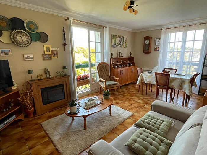 Appartement à vendre - La Roche-Posay - 3 pièces - 2 chambres