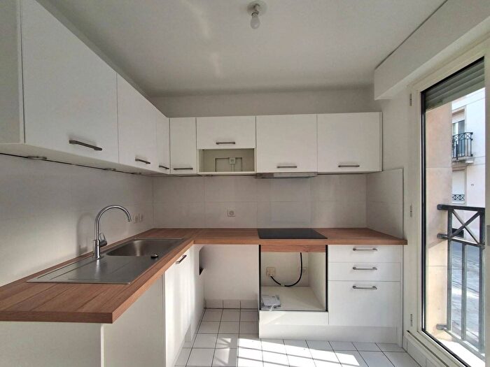 Appartement à louer - République-Saint Ambroise, Paris ème arrondissement - 1 pièce