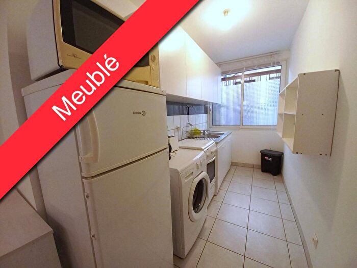 Appartement à louer - Centre Ancien, Millau - 2 pièces - 1 chambre