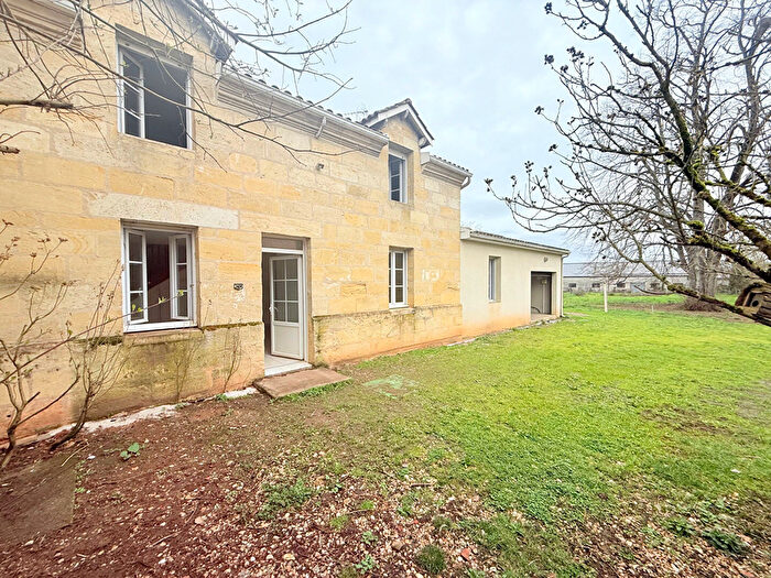 Maison à vendre - Saint-Médard-de-Guizières - 4 pièces - 3 chambres