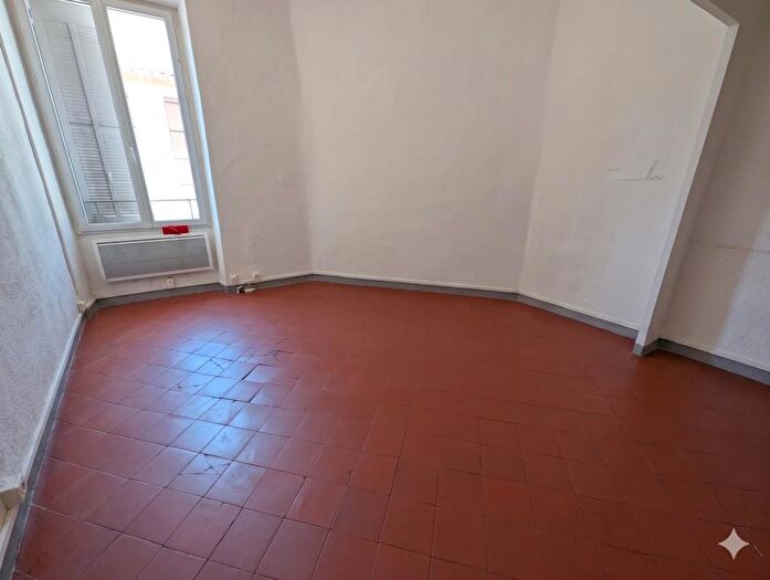 Appartement 2 pièces à louer à Nîmes, Placette