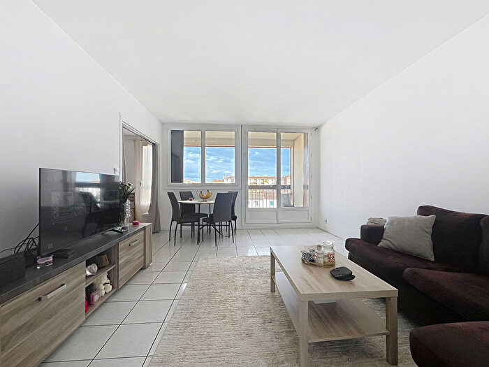 Appartement à vendre - Arles, Mas-Thibert, Salin-de-Giraud - 4 pièces - 3 chambres