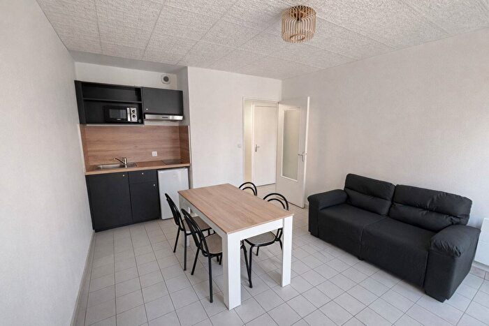 Appartement à louer - Badouillère-Saint Roch-Valbenoîte, Saint-Étienne - 2 pièces - 1 chambre
