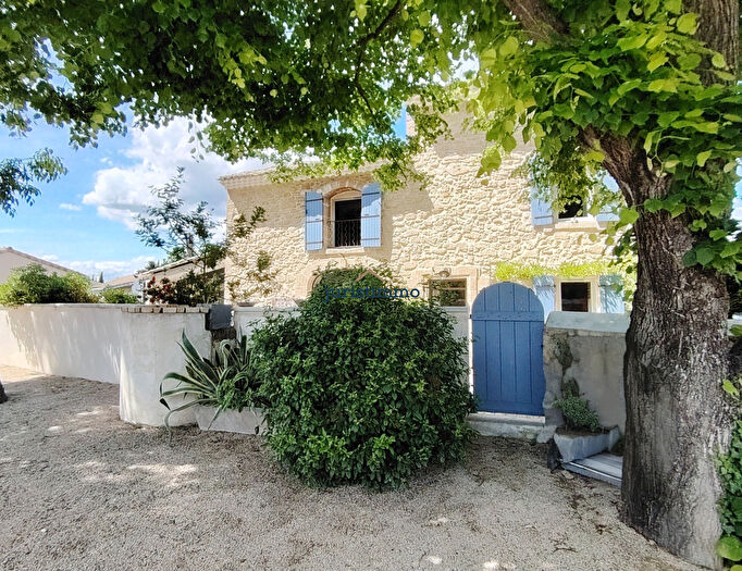 Camaret-sur-Aigues : Maison 7 pièces à vendre
