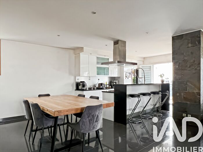 Maison à vendre - Pontault-Combault, Centre commercial - 6 pièces - 4 chambres