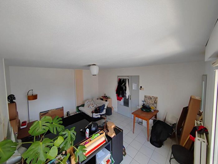 Appartement à louer - Saint-Martin-dHères - 2 pièces - 1 chambre