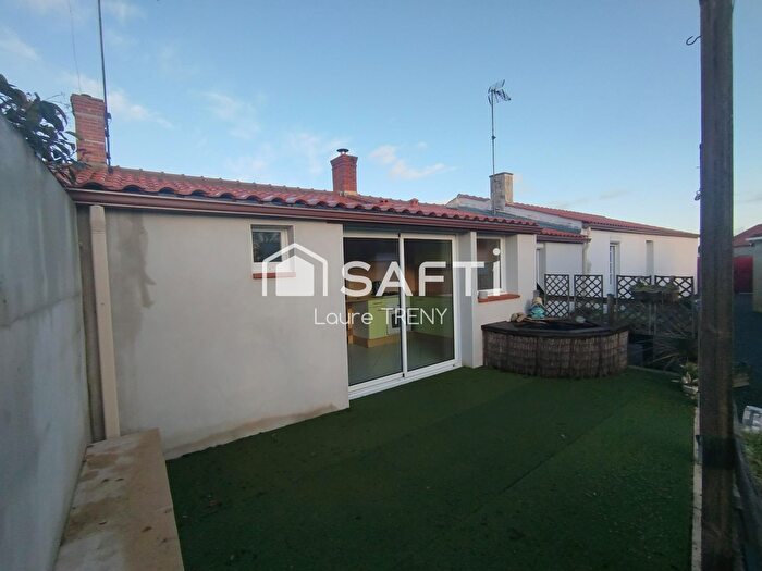 Maison à vendre - Saint-Maixent-sur-Vie - 4 pièces - 3 chambres