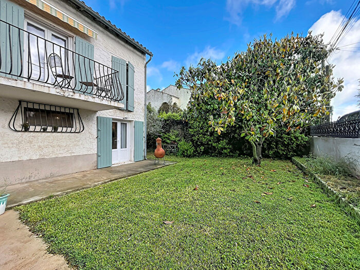 Arles, Trébon : Maison 5 pièces à vendre