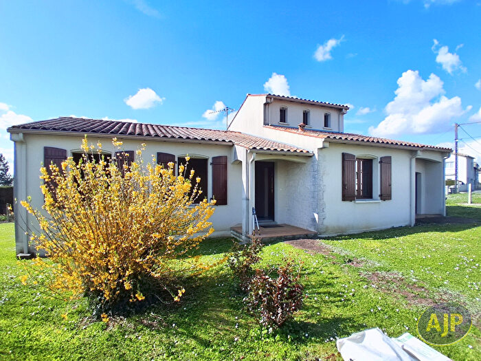 Maison à vendre - Saintes, La Gare, Sébastien de Brouard, La Fenêtre - 5 pièces - 3 chambres
