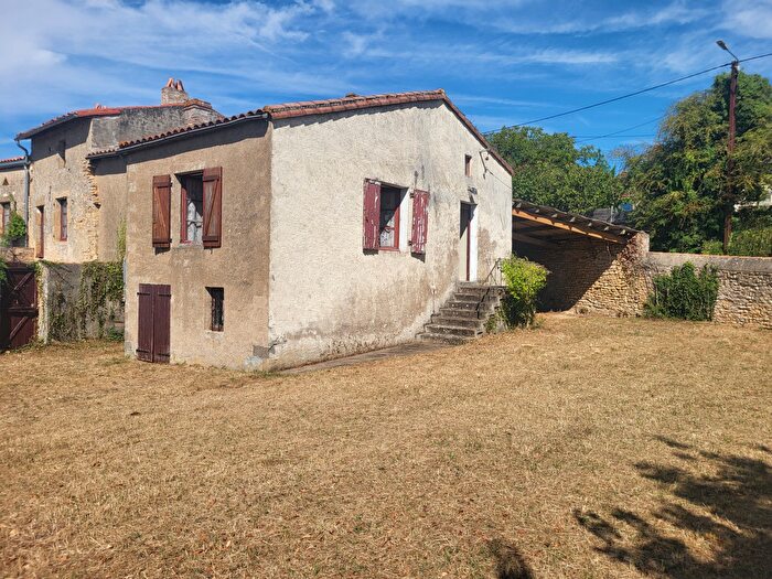 Maison 2 pièces à Louin, à vendre