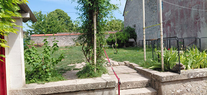 Maison 9 pièces à vendre à Beaune-la-Rolande