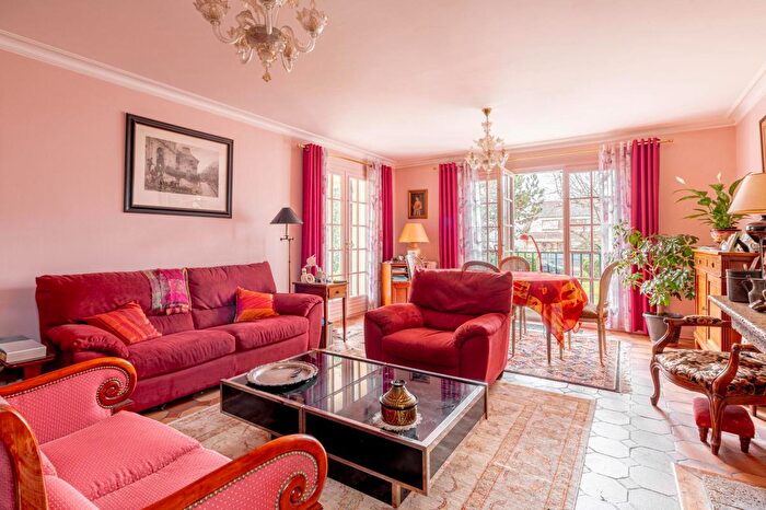 Maison à vendre - Le Bourget, Square Charles de Gaulle - 5 pièces - 4 chambres