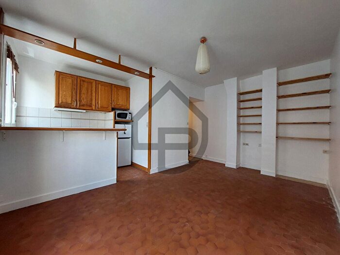 Appartement à louer - République-Saint Ambroise, Paris ème arrondissement - 2 pièces - 1 chambre