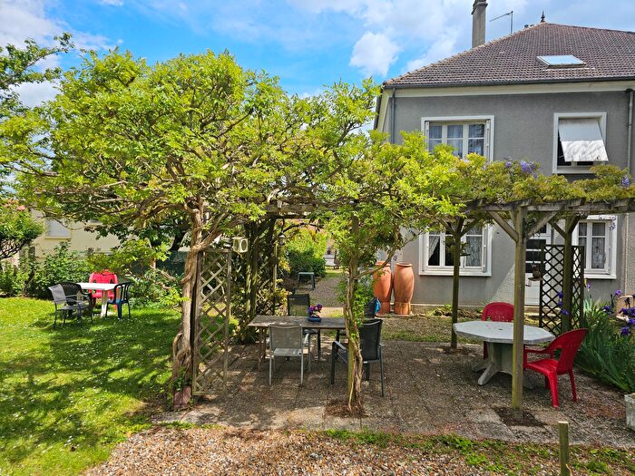 Beauvais, Argentine : Maison 10 pièces à vendre