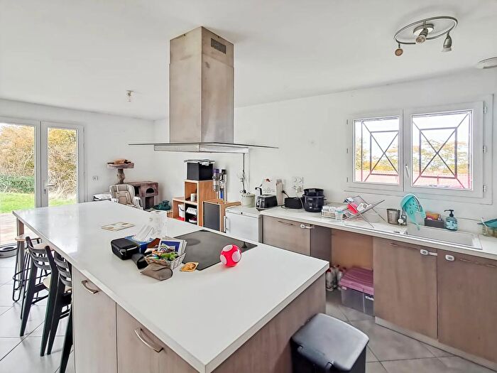 Maison à vendre - Montignac - 4 pièces - 3 chambres