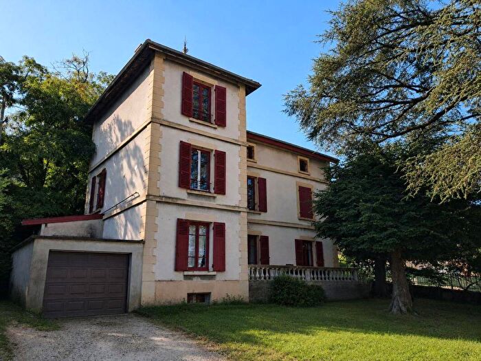 Maison 5 pièces à Sérézin-du-Rhône, à louer