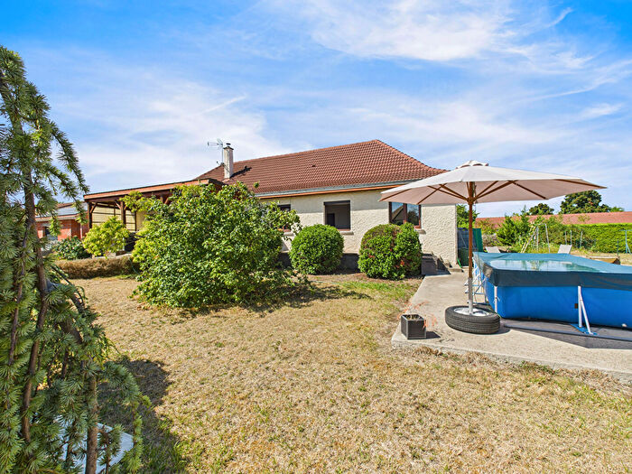 Maison à vendre - Beauregard-Vendon - 4 pièces - 3 chambres