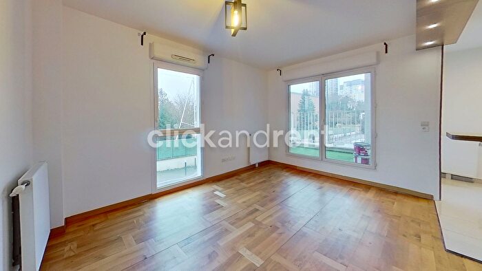 Appartement à louer - Bobigny, Centre-ville - 4 pièces - 3 chambres