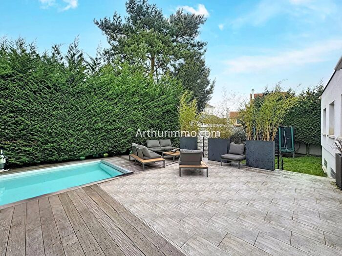 Maison à vendre - Yerres, Taillis, Garenne - 8 pièces - 6 chambres