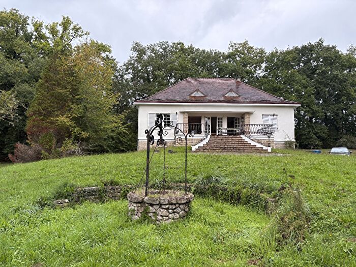 Maison à vendre - Solignac - 8 pièces - 3 chambres