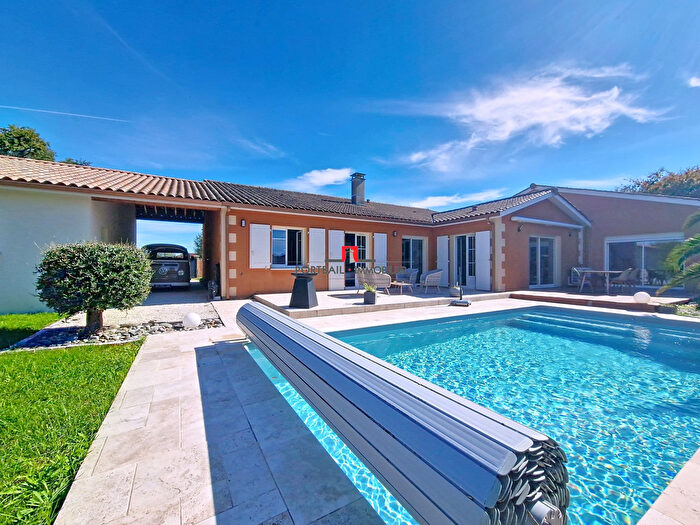 Maison à vendre - Saint-Laurent-dArce - 6 pièces - 4 chambres