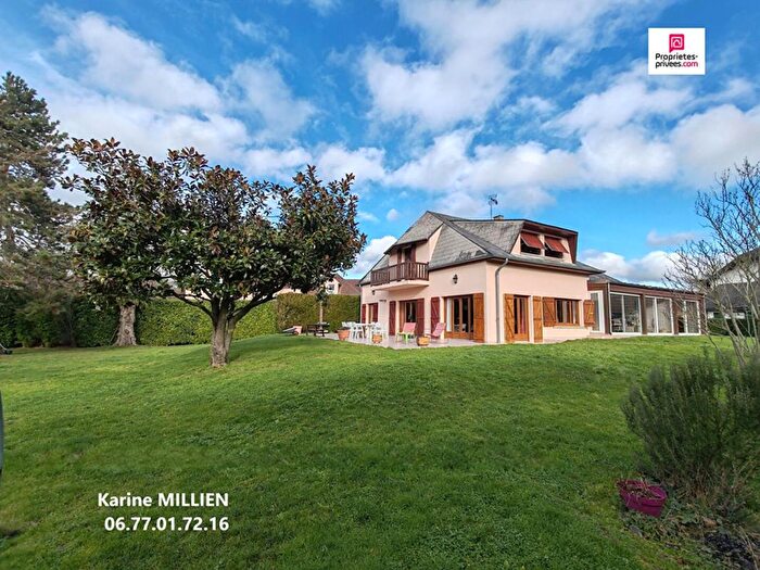 Saint-Lubin-des-Joncherets : Maison 7 pièces à vendre