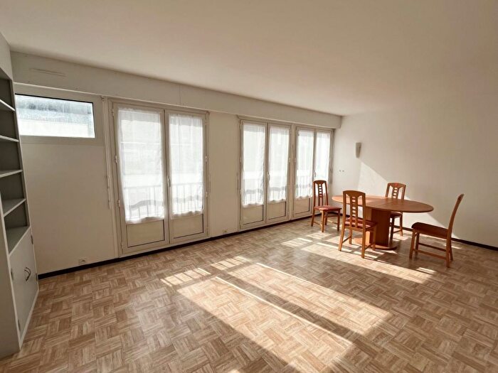 Quartiers Nord-Est, Maurepas : Appartement 3 pièces à louer