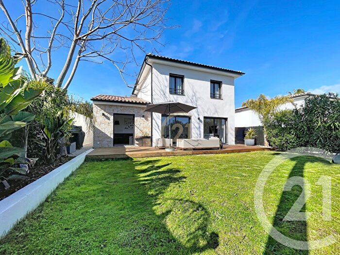 Maison à louer - Mougins, Le Colombier, Colombe, Cabrières, Le Bordé - 5 pièces - 4 chambres