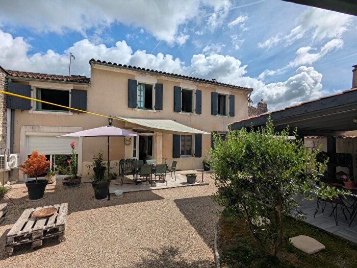 Maison 5 pièces à vendre - Salignac-sur-Charente