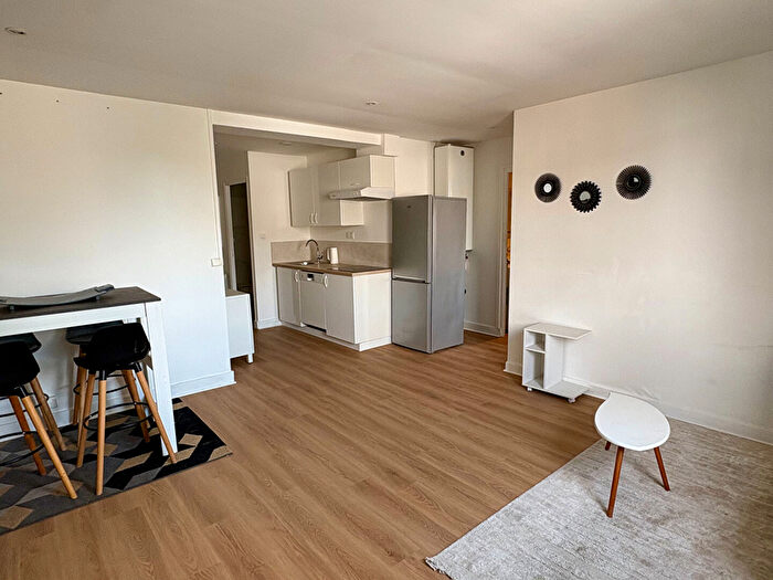 Appartement à louer - Vitry-sur-Seine, Moulin Vert - 1 pièce - 1 chambre