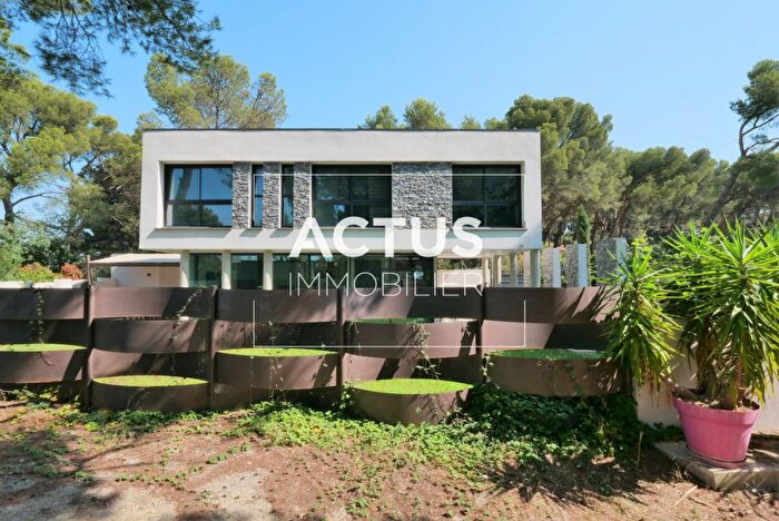 Maison à vendre - Salon-de-Provence, Pilon Blanc - 5 pièces - 3 chambres