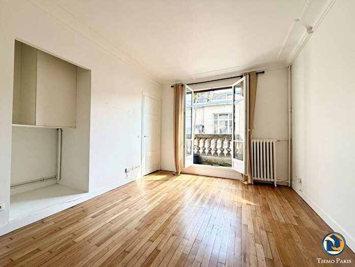 Lorette-Martyrs, Paris 9ème arrondissement : Appartement 1 pièce à louer