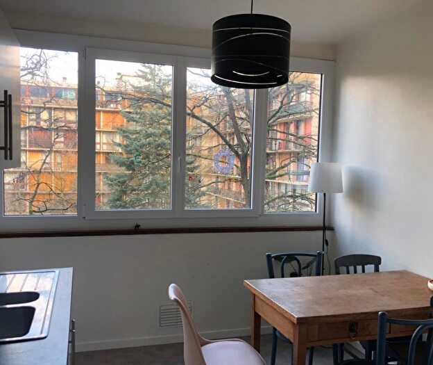 Appartement à louer - Fontenay-le-Fleury, Croix du Mont - 3 pièces - 2 chambres