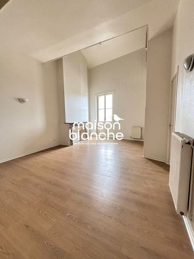 Appartement 4 pièces à louer à La Bastide, Libourne