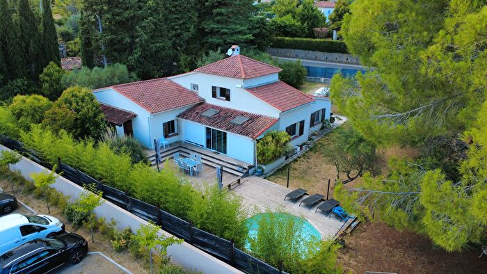 Maison à vendre - Villecroze - 7 pièces - 4 chambres