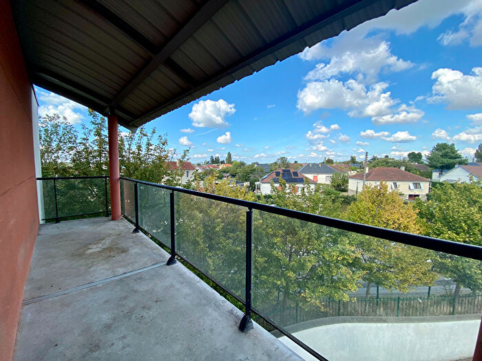 Appartement à louer - Évreux, Clos-au-Duc, Le Buisson - 3 pièces - 2 chambres