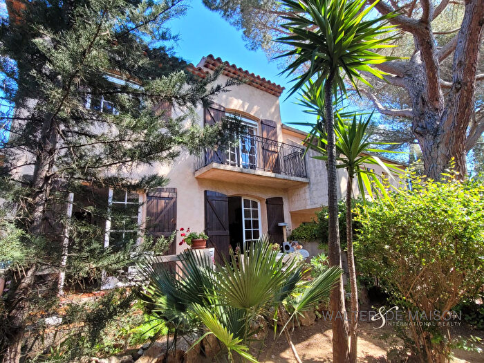 Maison à vendre - La Croix-Valmer - 12 pièces - 9 chambres