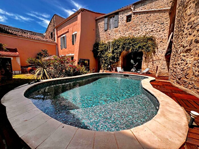 Maison à vendre - Caux - 10 pièces - 6 chambres