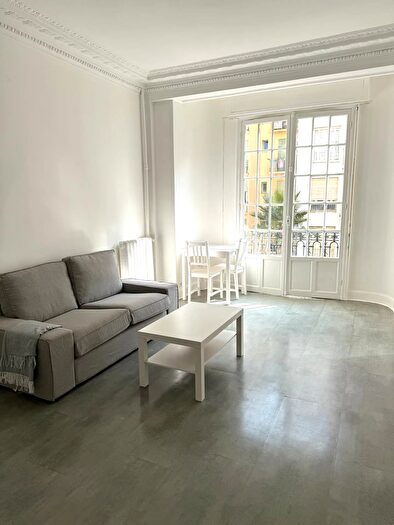 Appartement 2 pièces à Nice, Carabacel, à louer