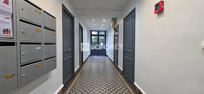 Appartement à vendre - Saint-Denis, Centre-ville, Basilique - 1 pièce - 1 chambre