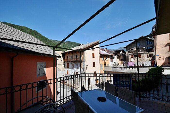 Maison 4 pièces à Guillaumes, à vendre