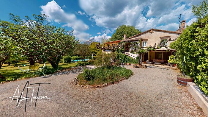 Saint-Antonin-du-Var - Maison 7 pièces à vendre