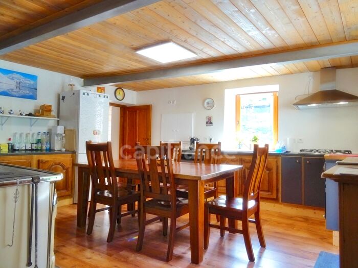 Saint-André : Maison 8 pièces à vendre