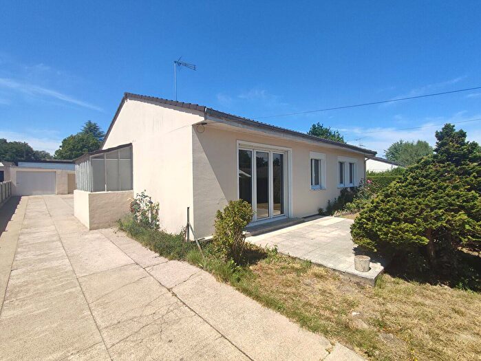 Boigny-sur-Bionne : Maison 4 pièces à louer