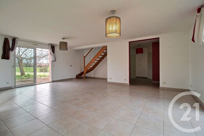 Maison à louer - Ouzouer-le-Marché - 7 pièces - 5 chambres