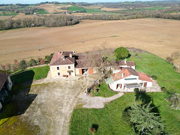 Maison à vendre - Castéra-Verduzan - 11 pièces - 10 chambres