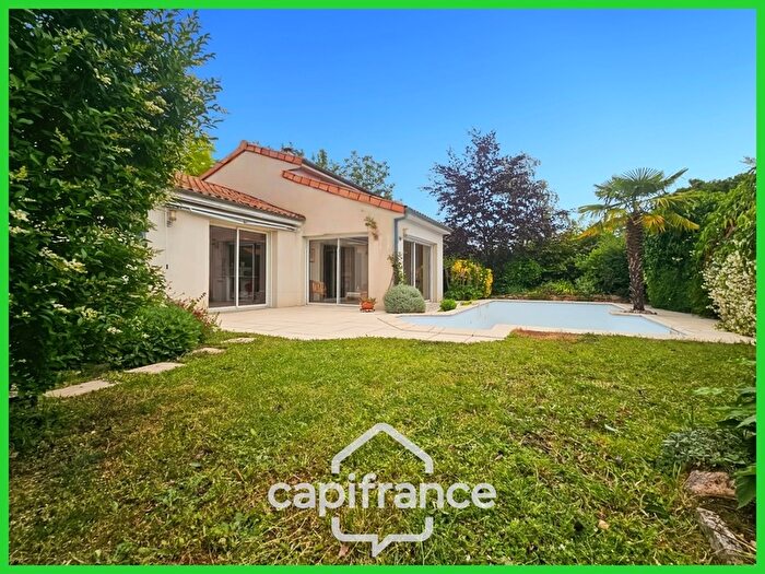 Maison 7 pièces à Buxerolles, à vendre