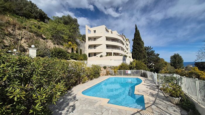 Appartement à louer - Nice, Saint-Antoine - 2 pièces - 1 chambre