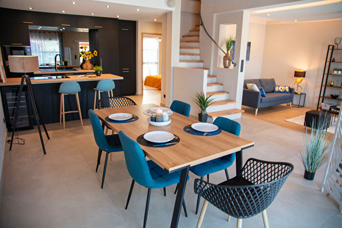 Maison à vendre - Saint-Symphorien-sur-Coise - 7 pièces - 4 chambres