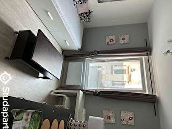 Appartement à louer - Cernay Jamin-Jean Jaurès-Epinettes, Reims - 1 pièce